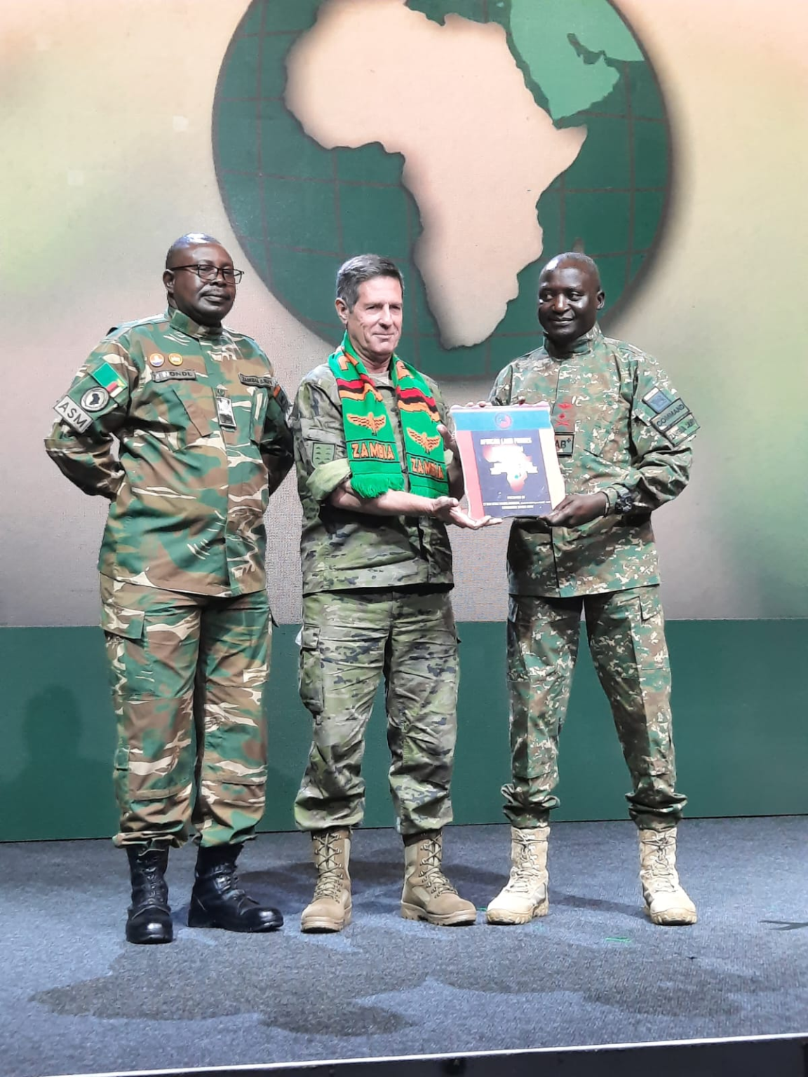 El General Jefe del Estado Mayor del mando de Canarias participa en el ...