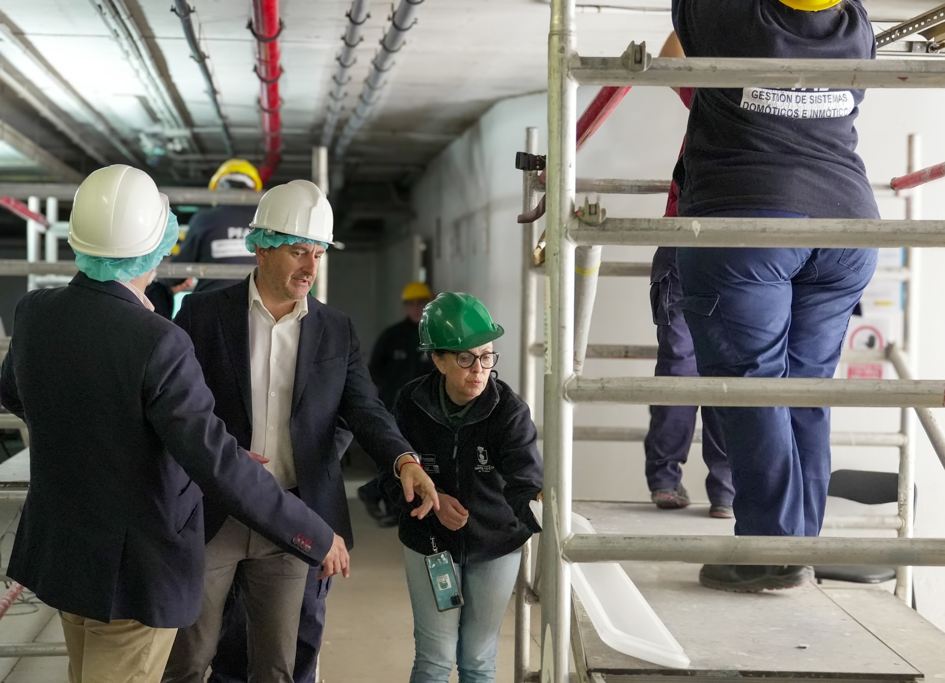 Alumnado del PFAE realiza las prácticas reformando sedes de colectivos vecinales e instalaciones ...